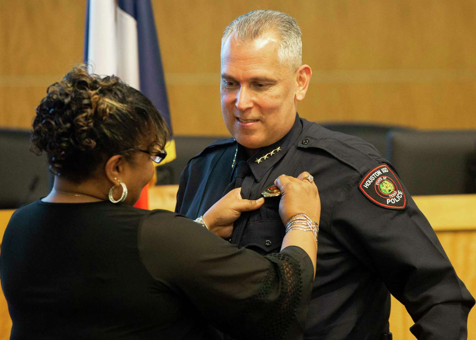 New Houston ISD police chief takes oath