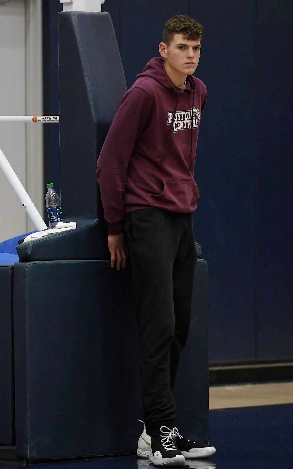 Bristol Central’s 7-footer Donovan Clingan draws high praise ...