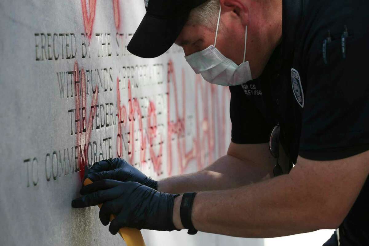 Police investigating after graffiti was found on Alamo Cenotaph