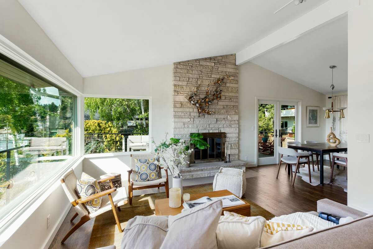 West Seattle midcentury modern gem has 2020 accents you'll want to see