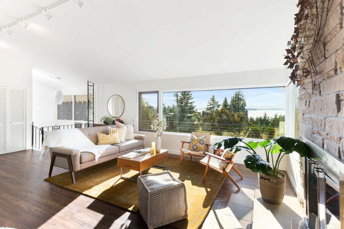 West Seattle midcentury modern gem has 2020 accents you'll want to see
