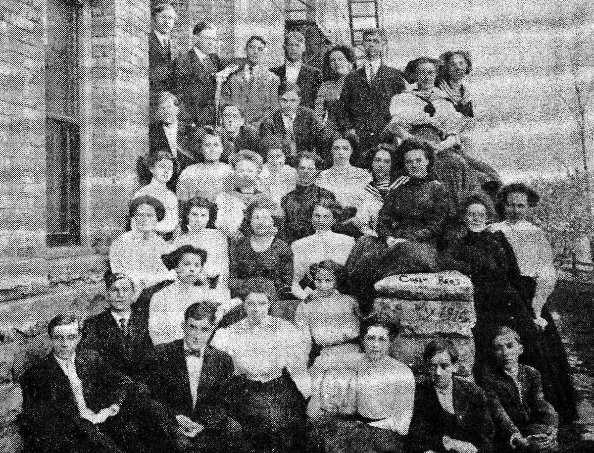 The Manistee High School class of 1910
