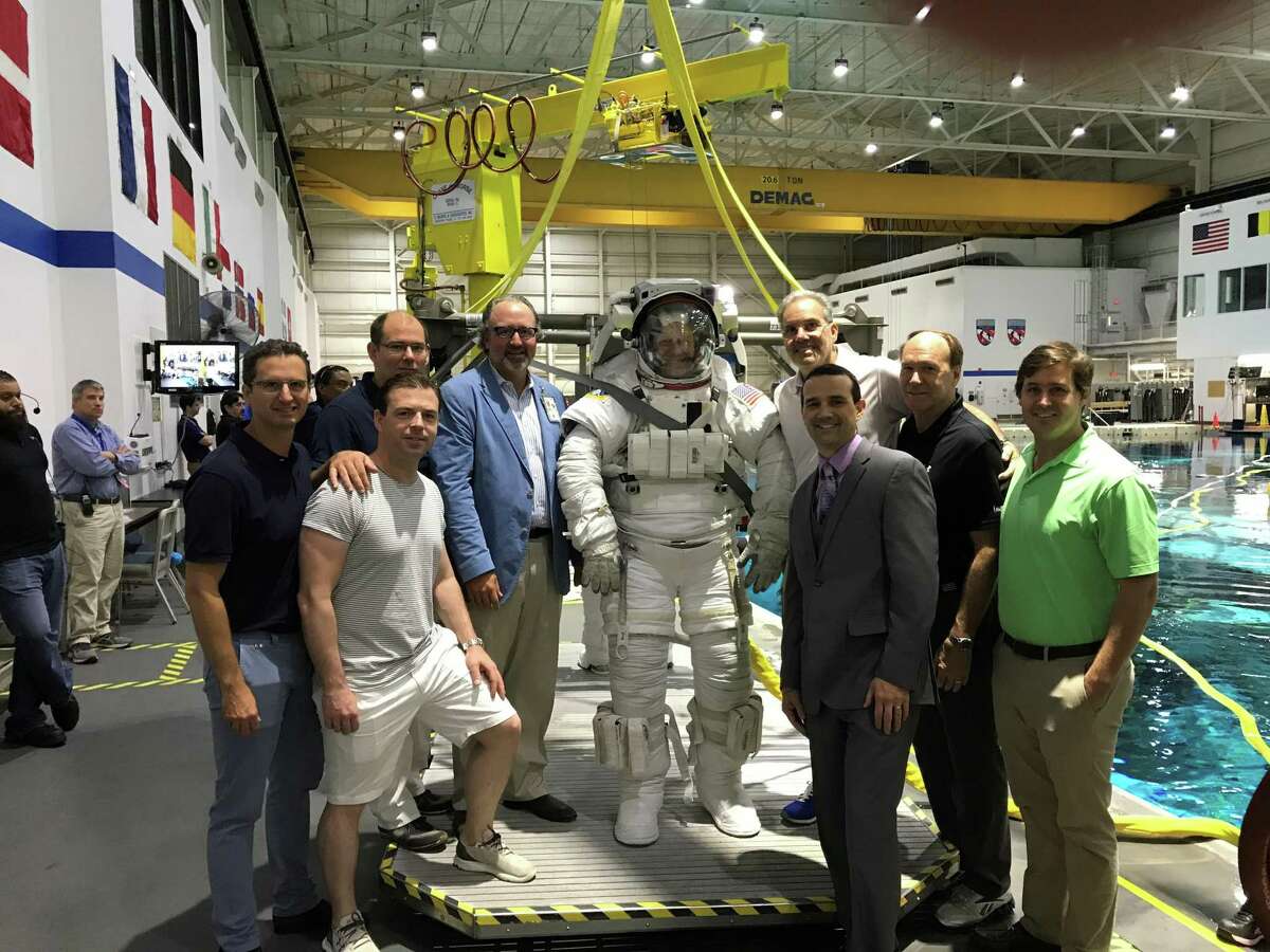 At flight medicine clinic, astronauts get fixed before they go to space