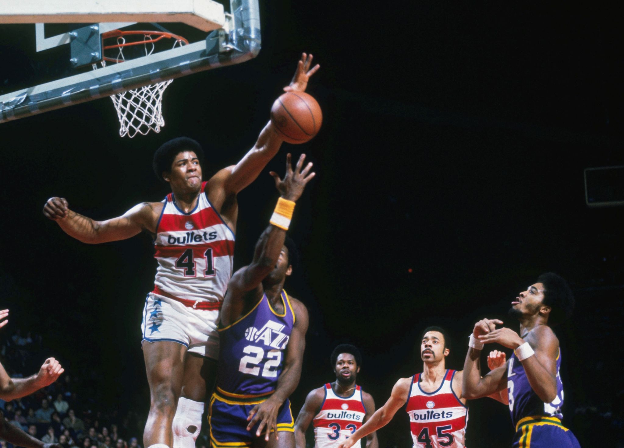Basketball Hall of Famer Wes Unseld dead at 74
