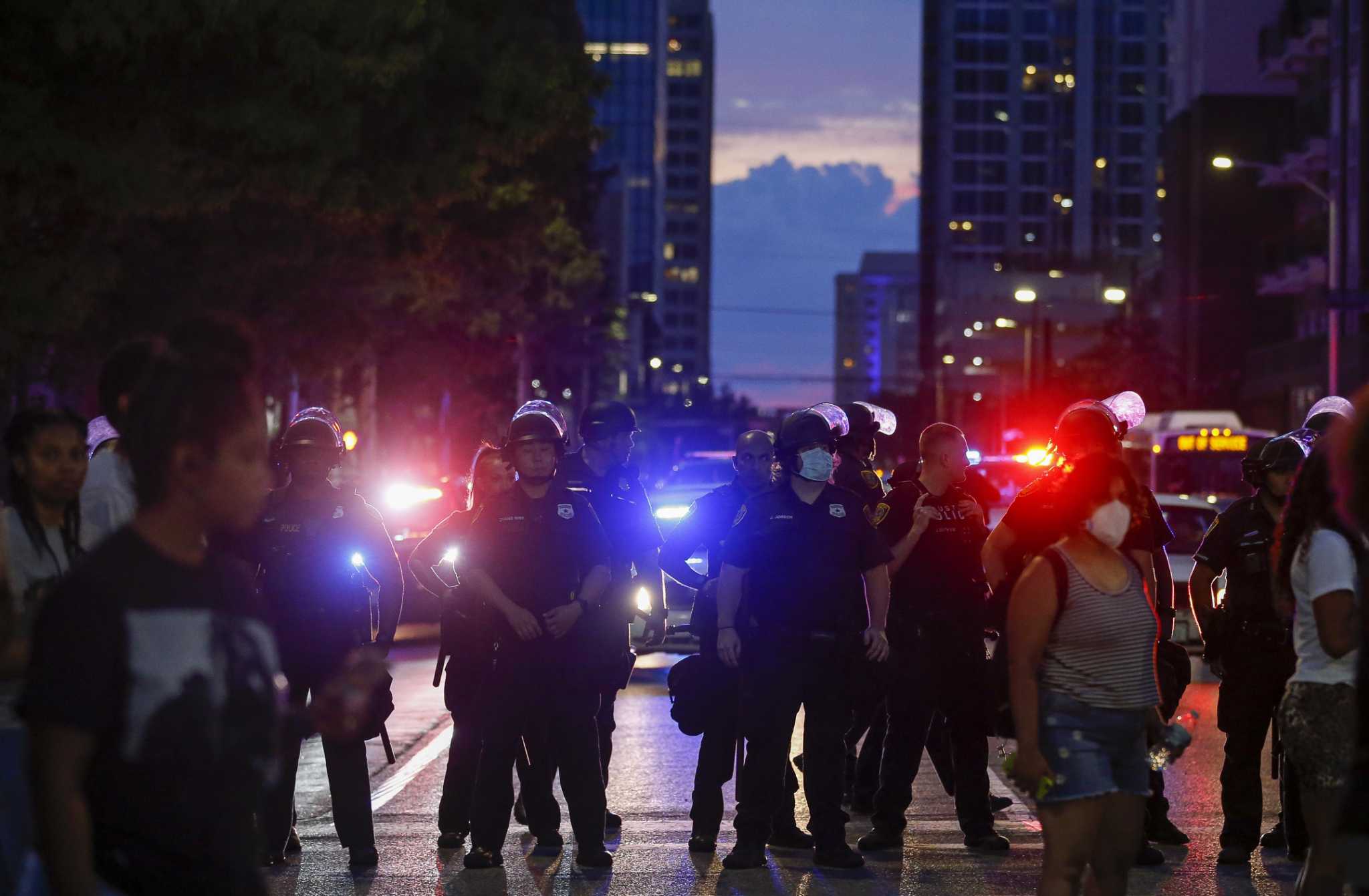 Metro bus used to transport detained protesters an error in heat of ...