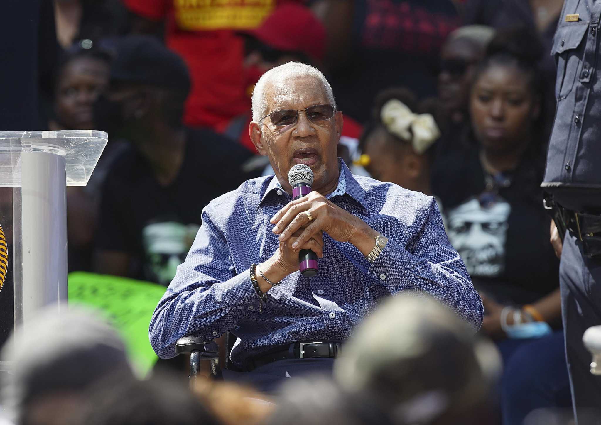 Houston, desegregation and the legacy of Bill Lawson | Editorial
