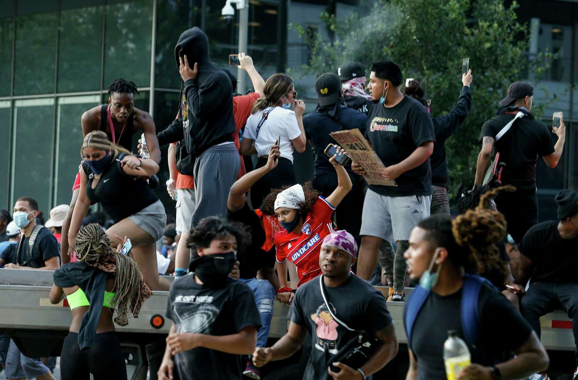 Houston PD arrests more than 200 after downtown rally for George Floyd