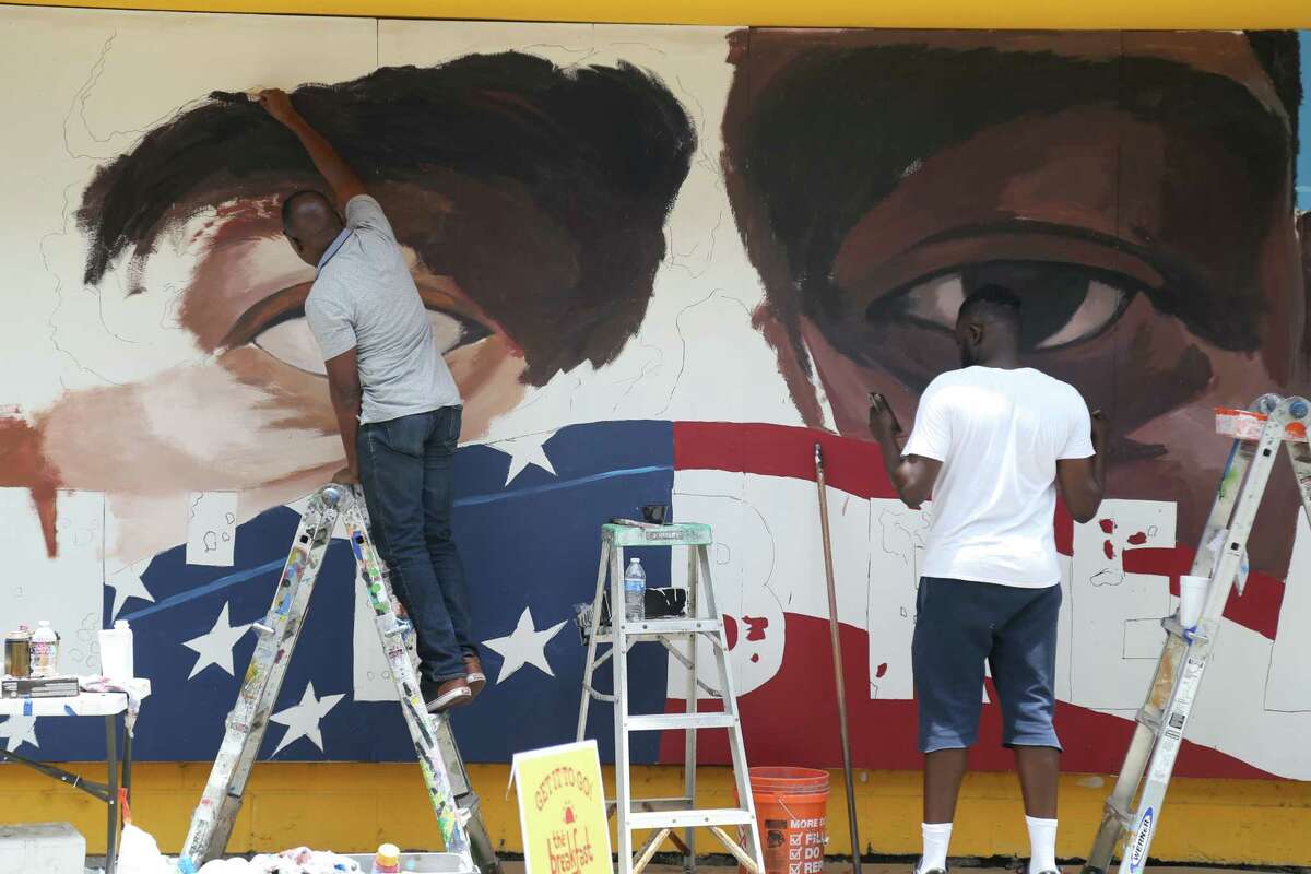 New mural memorializing George Floyd underway at The Breakfast Klub