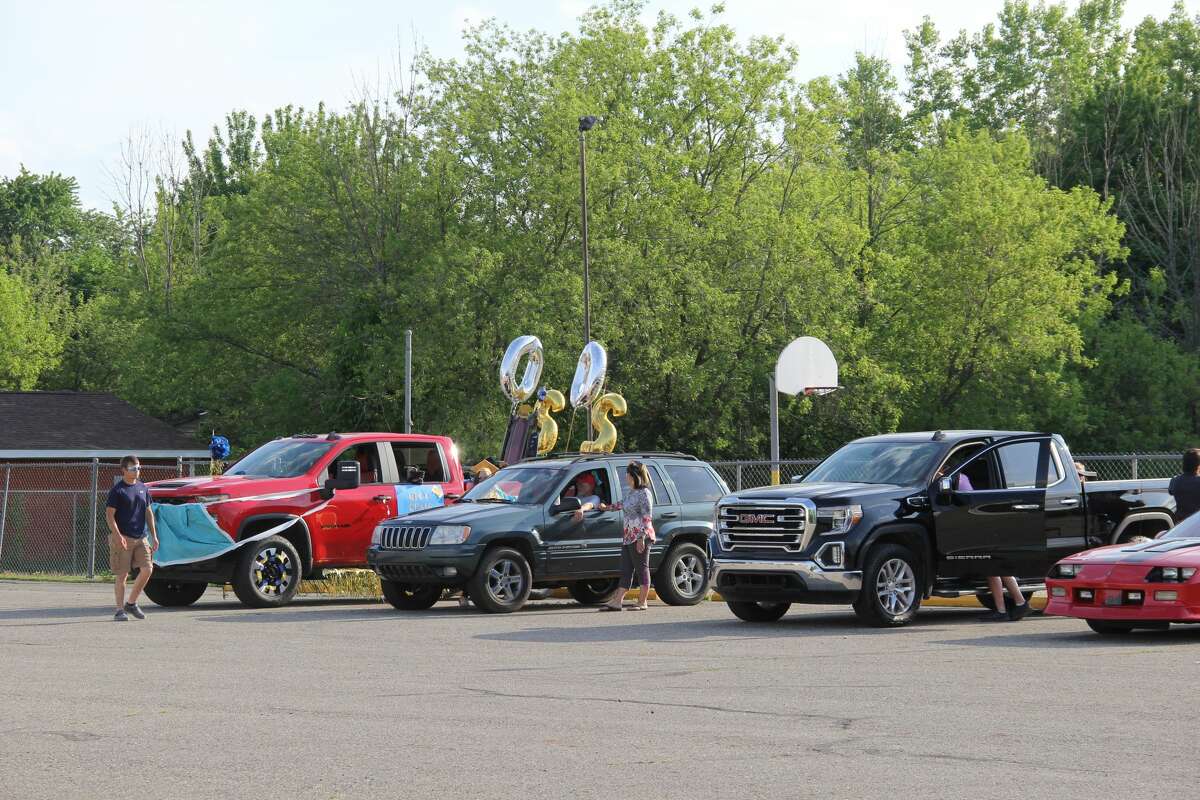 North Huron sends off Class of 2020 with parade