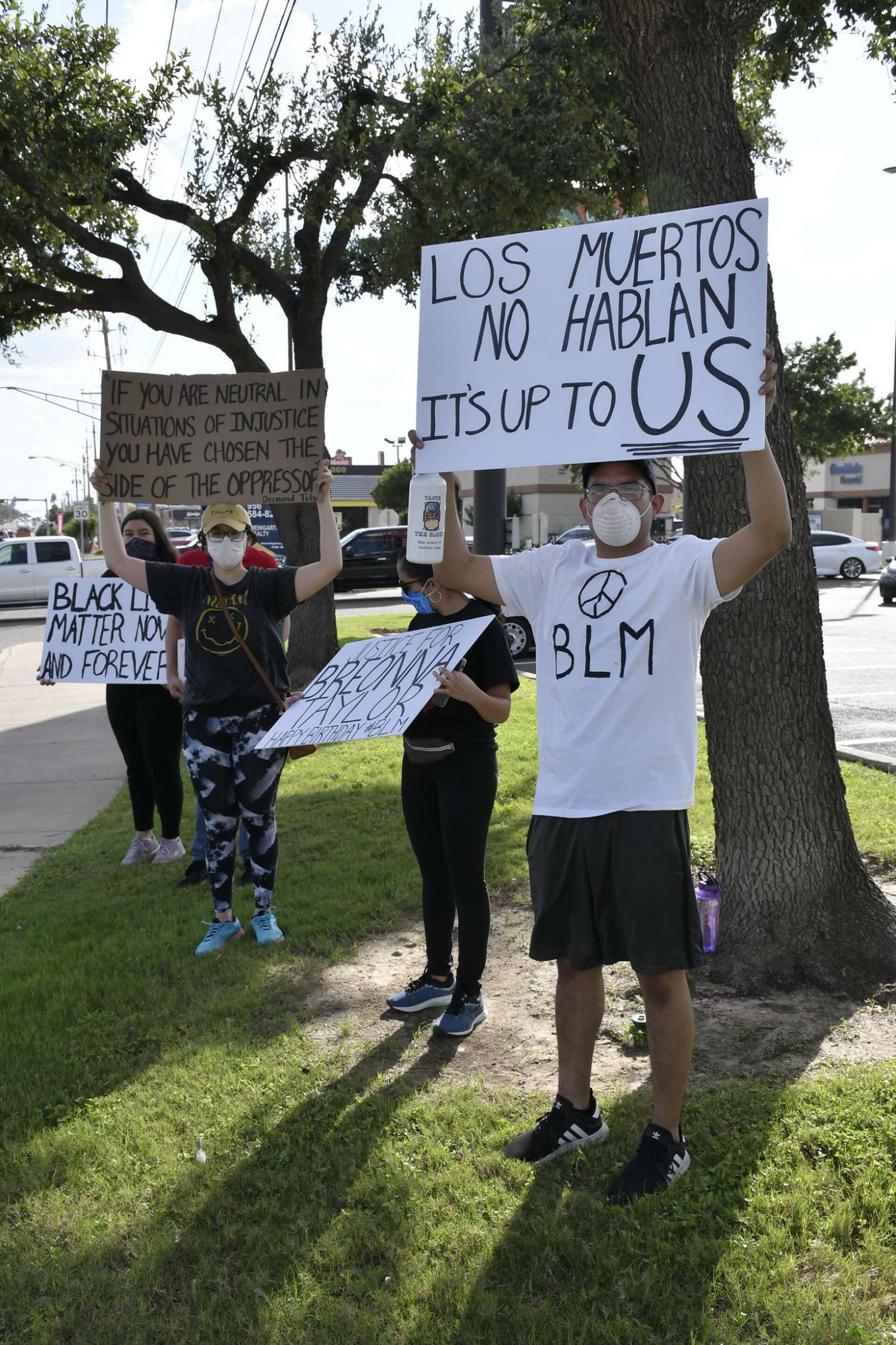The flags of Laredo: History and controversy