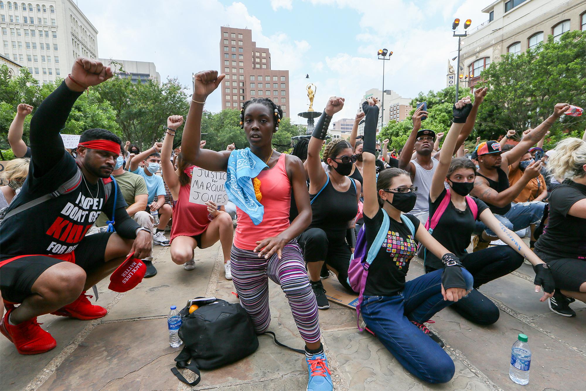 Protesters end the night peacefully on second week of marches