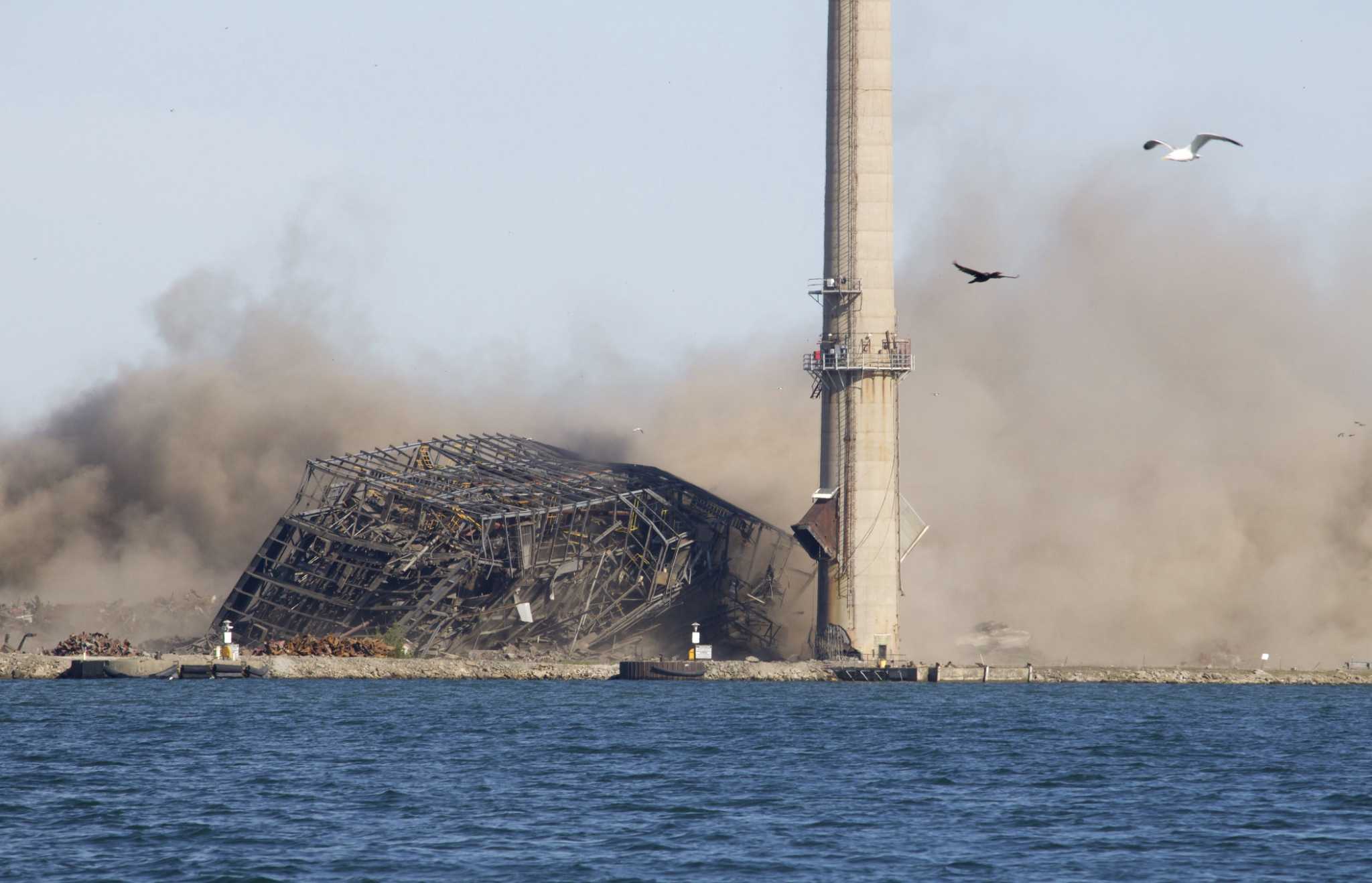 Demolition contractor: Smokestack delay not an error