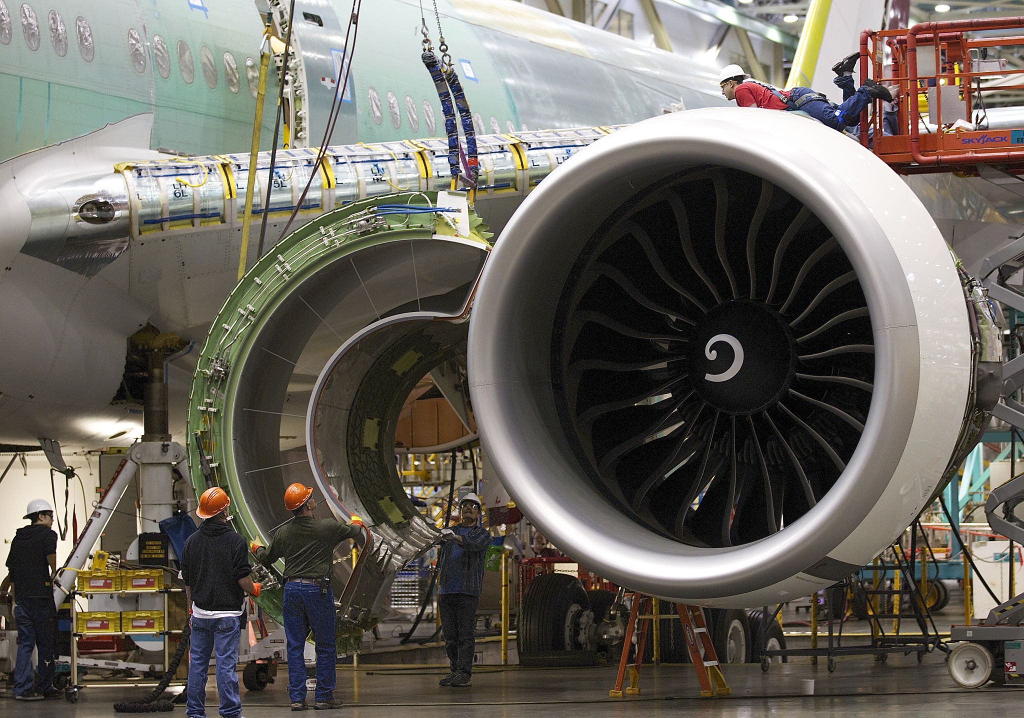 Help Boeing workers being laid off, Washington lawmakers tell Trump
