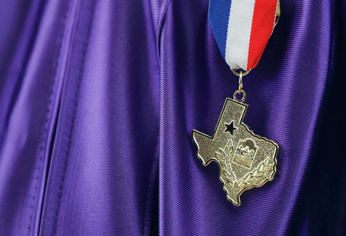 Willis celebrates resilient Class of 2020, ending unconventional year