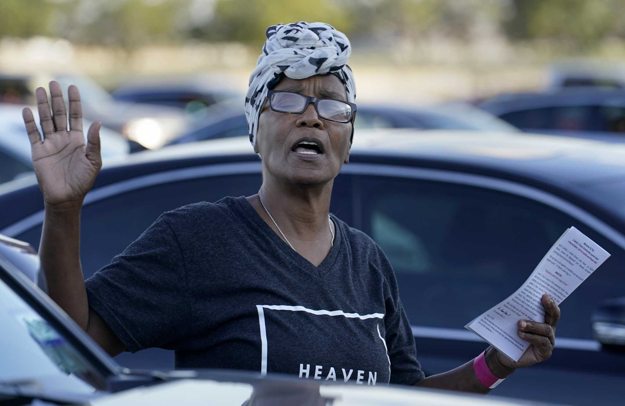 Hundreds in Houston pray, call for change of oppressive police tactics