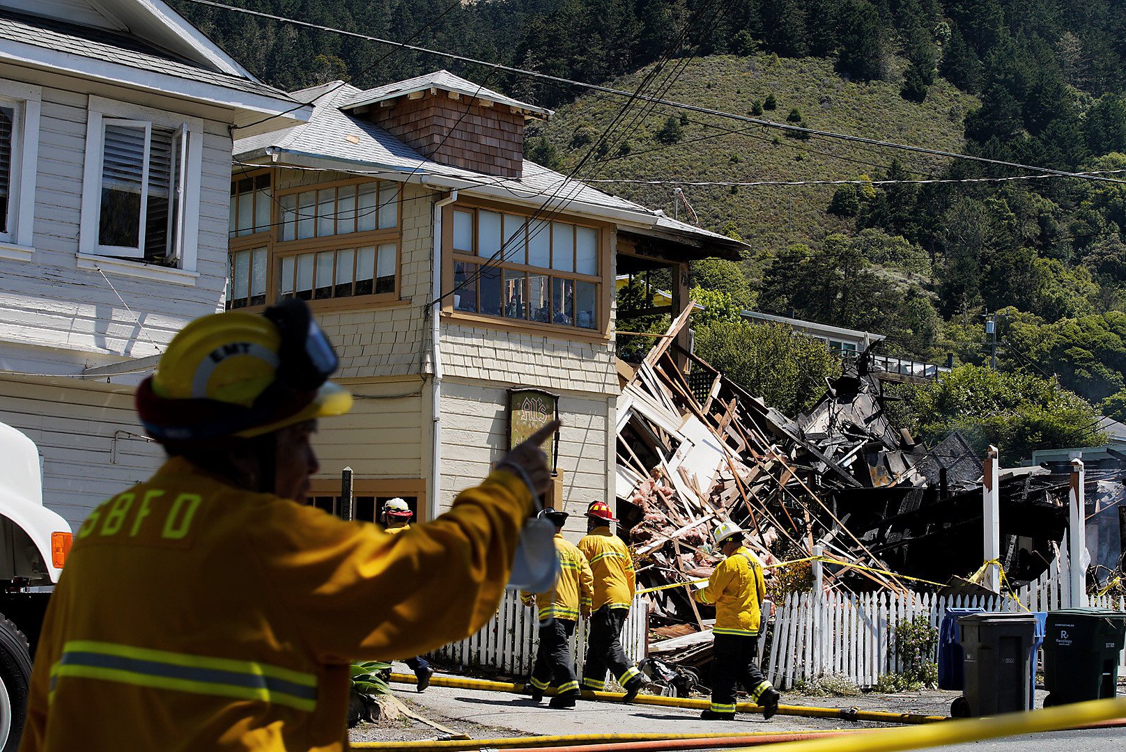 Explosion sparks structure fire in Stinson Beach, closes off part of ...