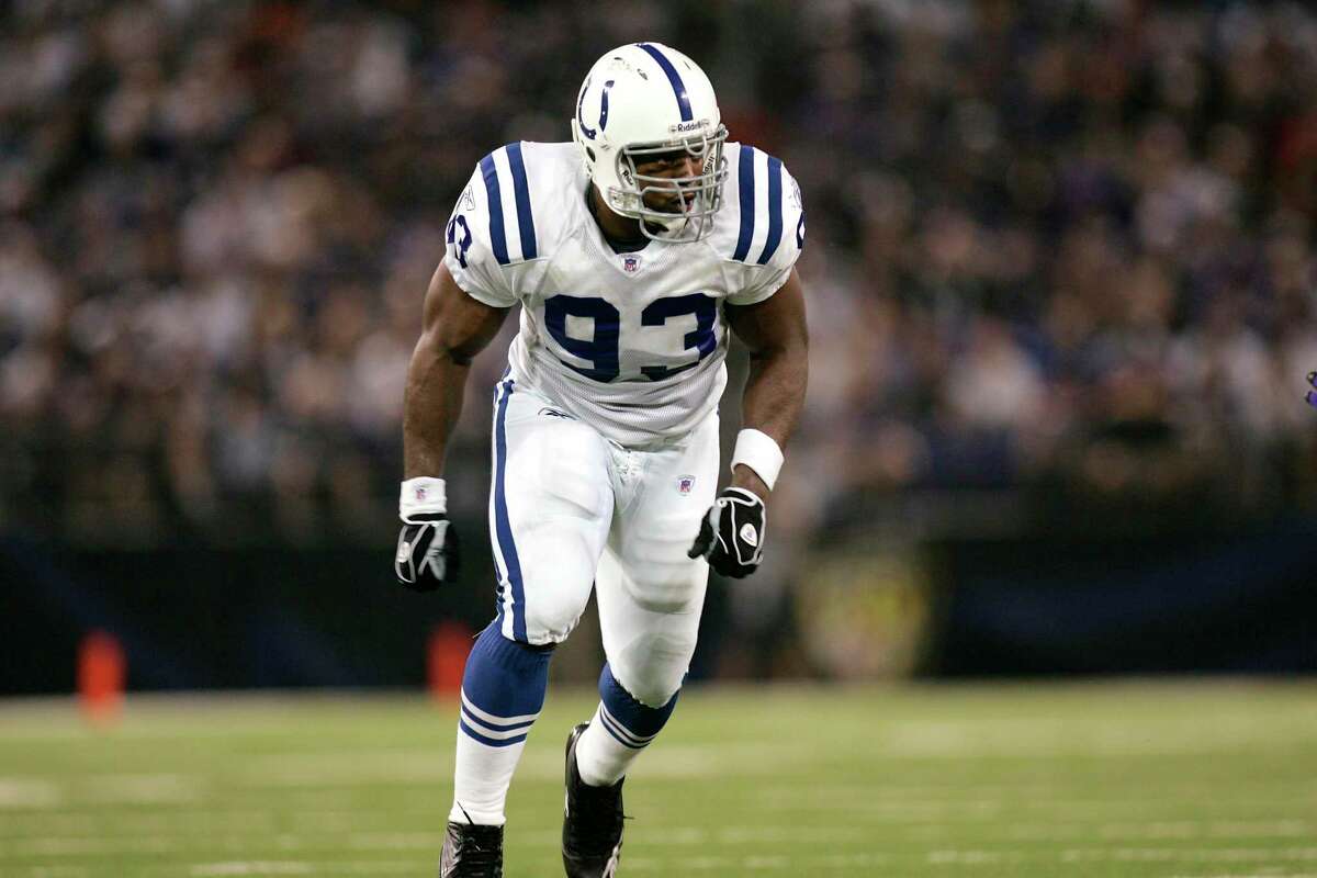 Bloomfield’s Dwight Freeney, Stratford’s Curtis Eller on College Football Hall of Fame ballot