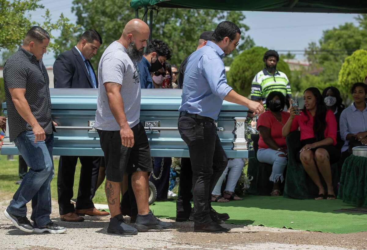 Video captures moments before fatal police shooting of Houston veteran ...