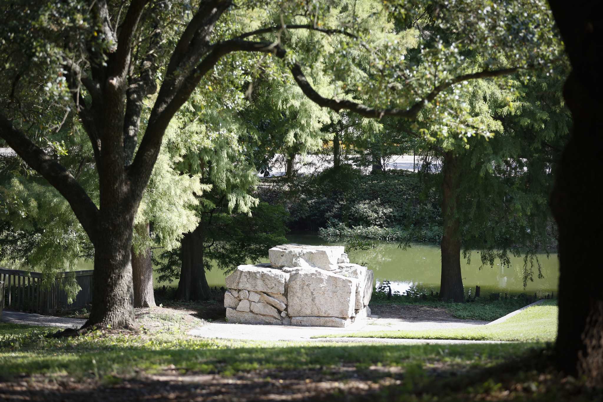 The Spirit of Confederacy statue has officially been removed from Sam ...