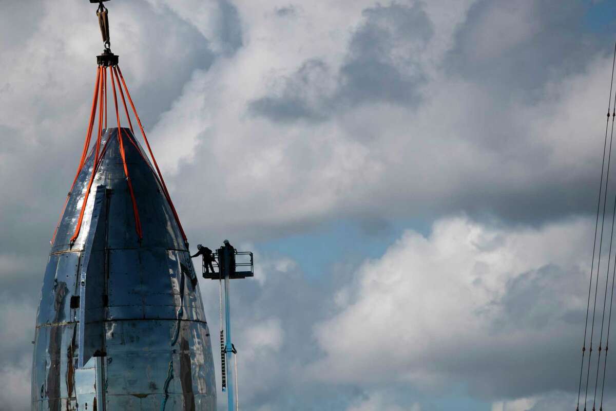 SpaceX is building a floating, superheavy-class spaceport in the Gulf ...