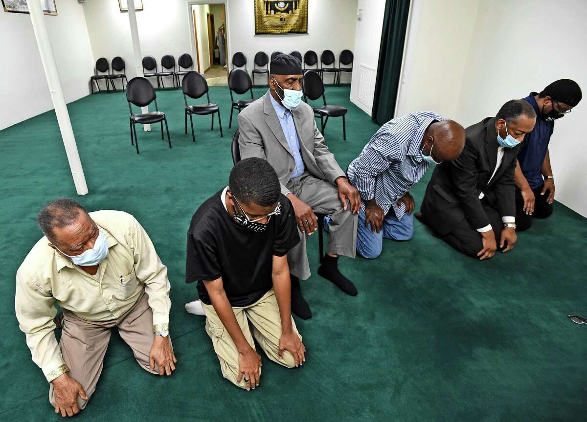Muslim prayer continues amid coronavirus pandemic as CT mosques reopen