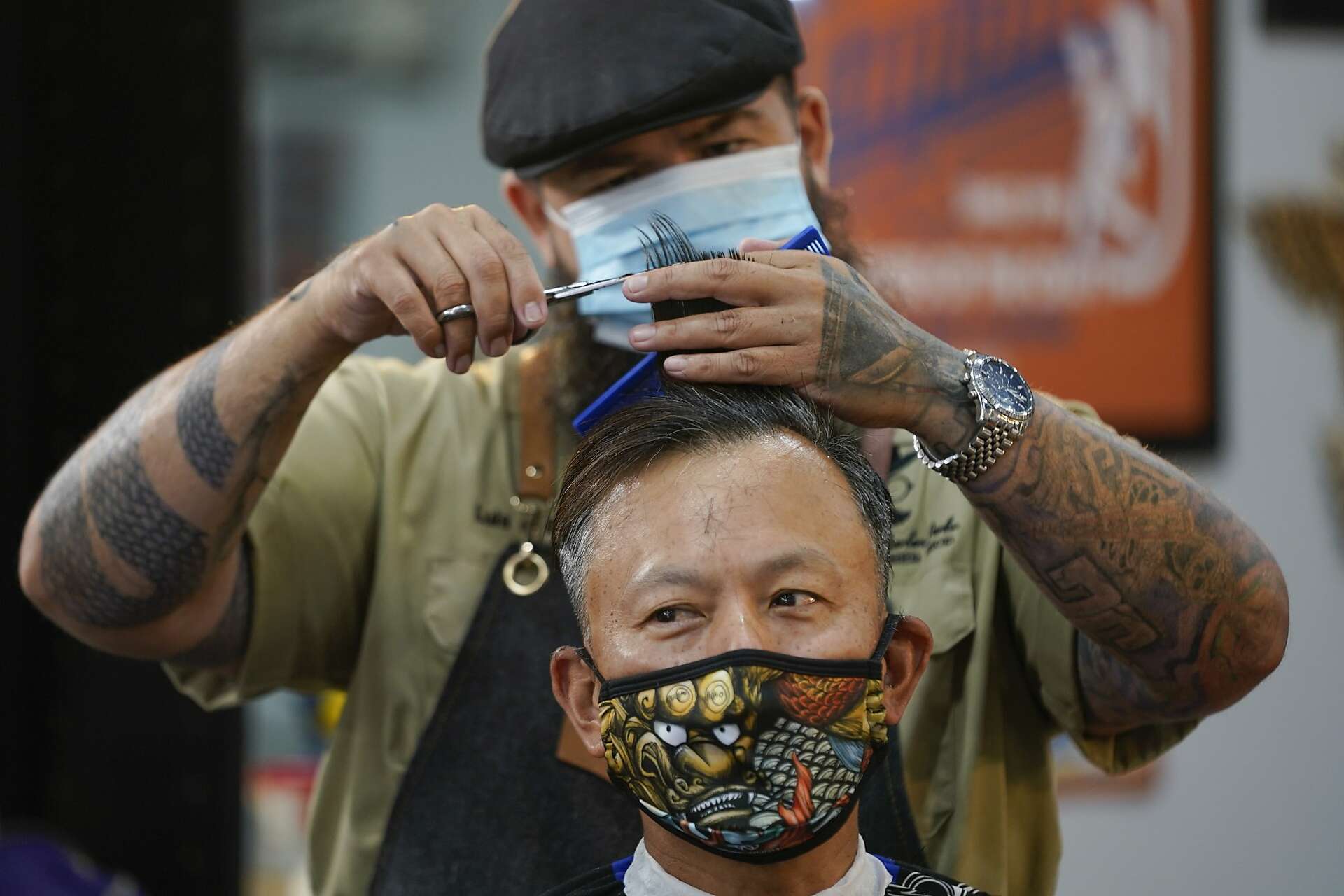 Californians must wear masks outside home under new state order
