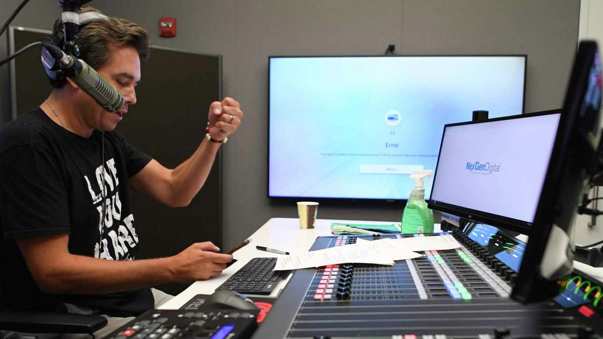 San Antonio's Mike Taylor responds DJ calls city 'boring'