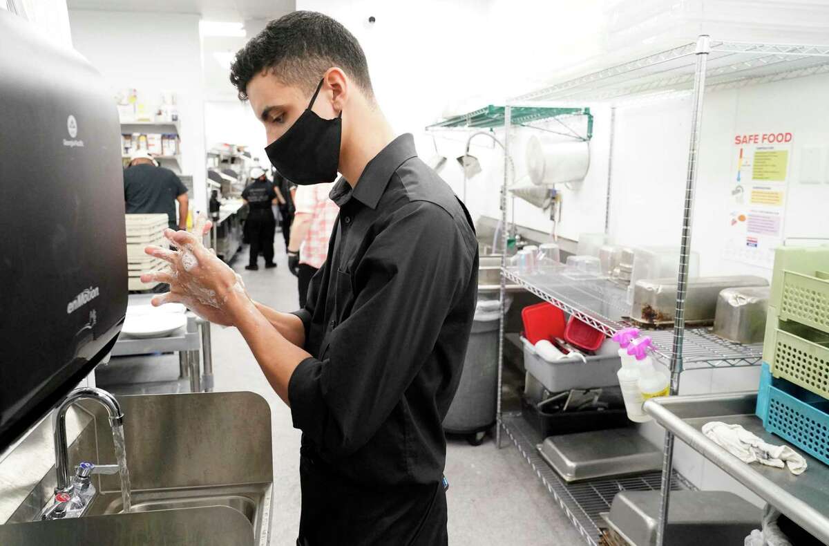 Some Houston restaurants won’t say if their employees have COVID-19 ...