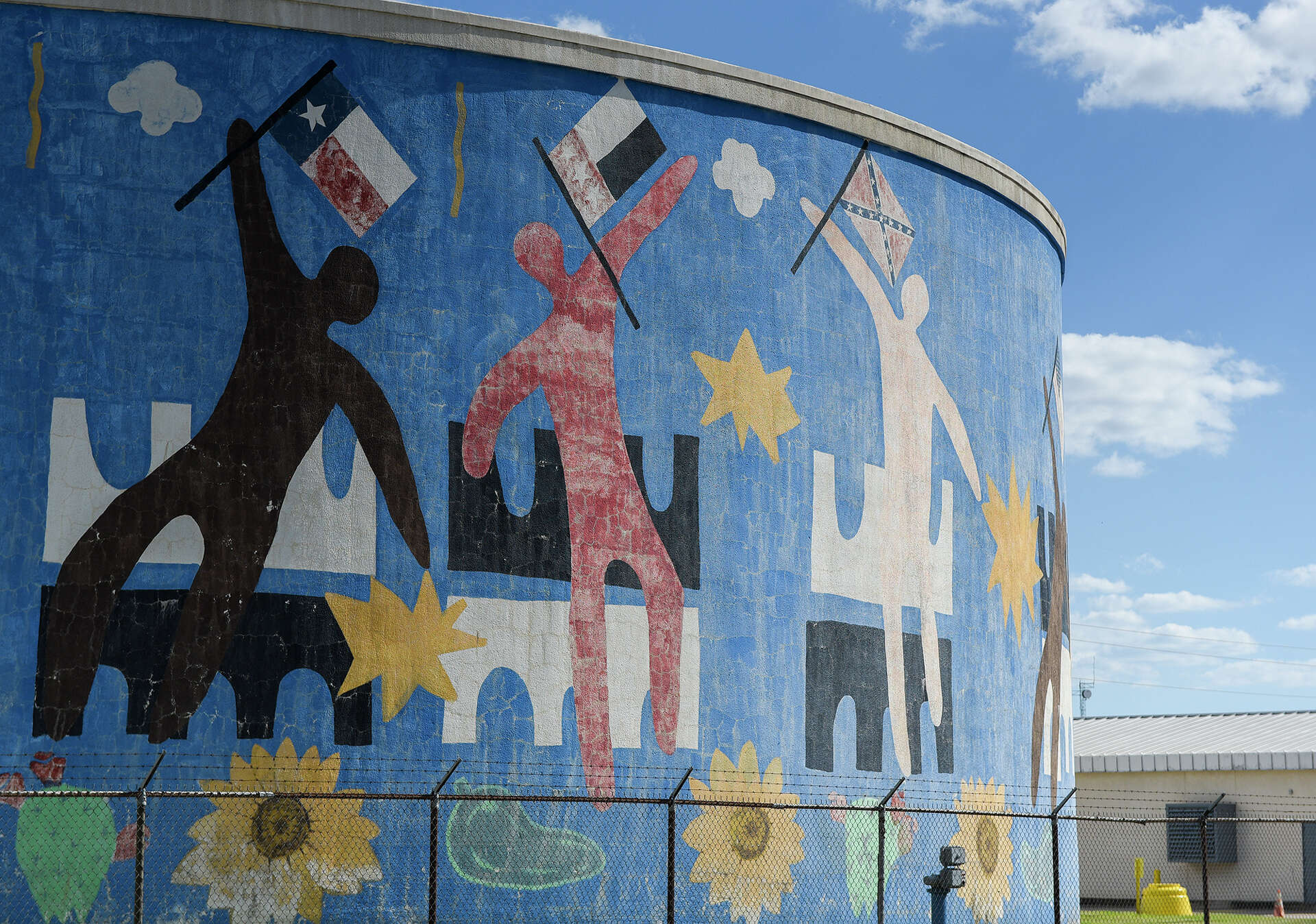 The flags of Laredo: History and controversy