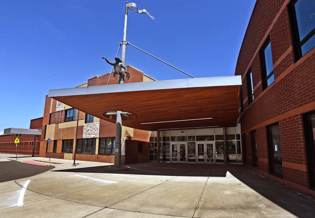 New Haven school board to remove Columbus name from school, holiday