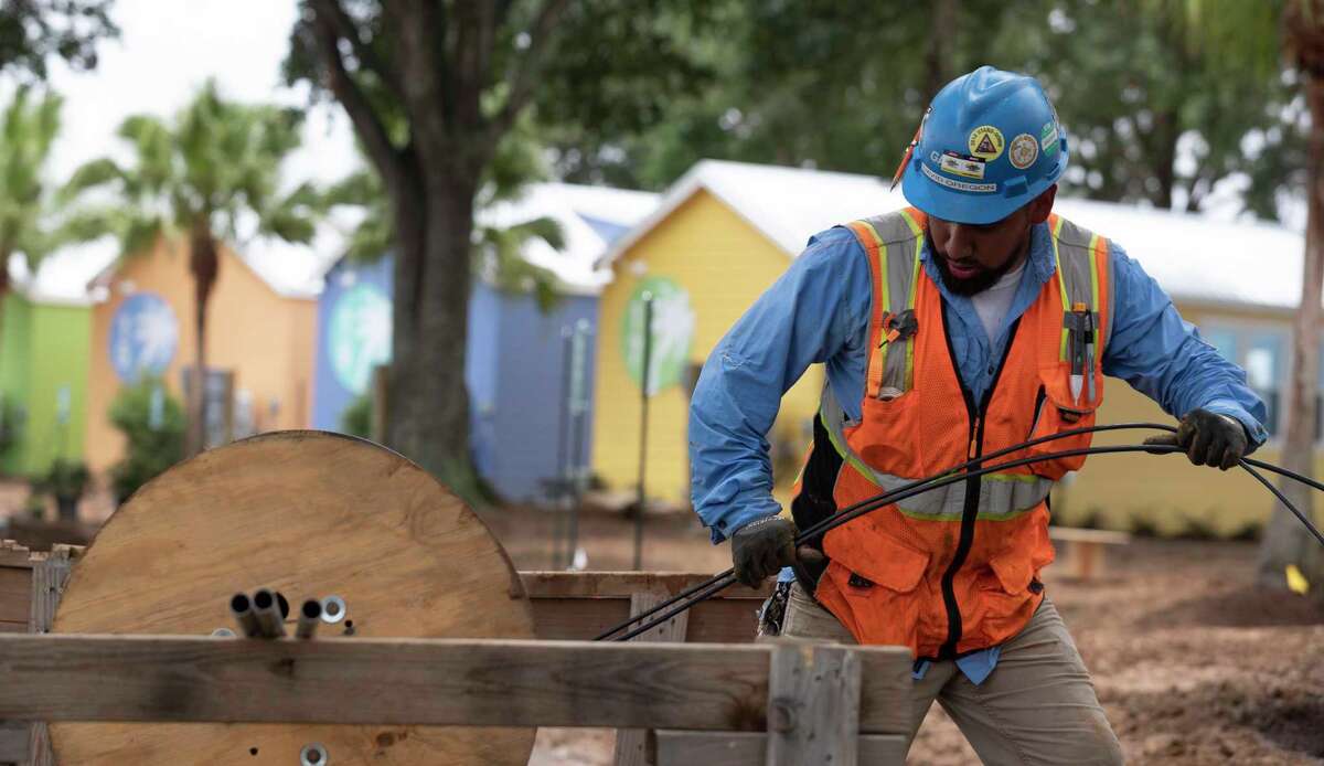 Margaritaville preps for opening on Lake Conroe