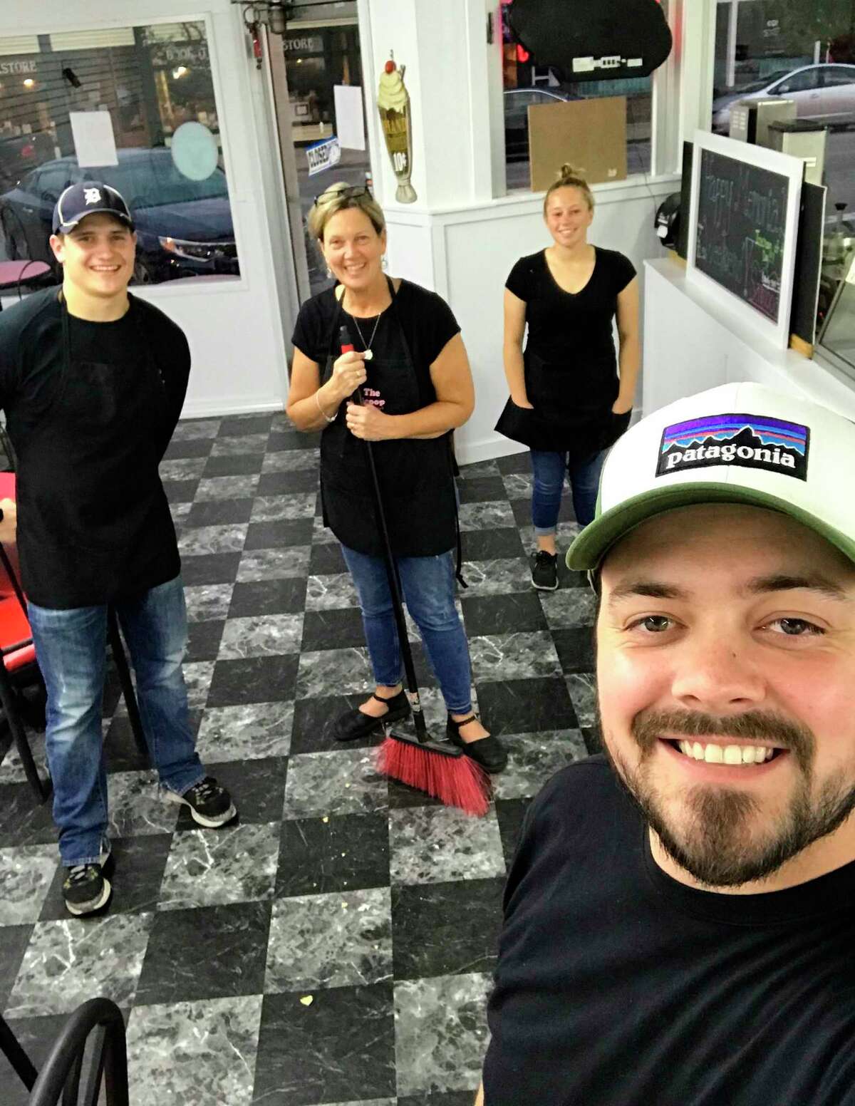 The Scoop of Frankfort offering great ice cream, family atmosphere