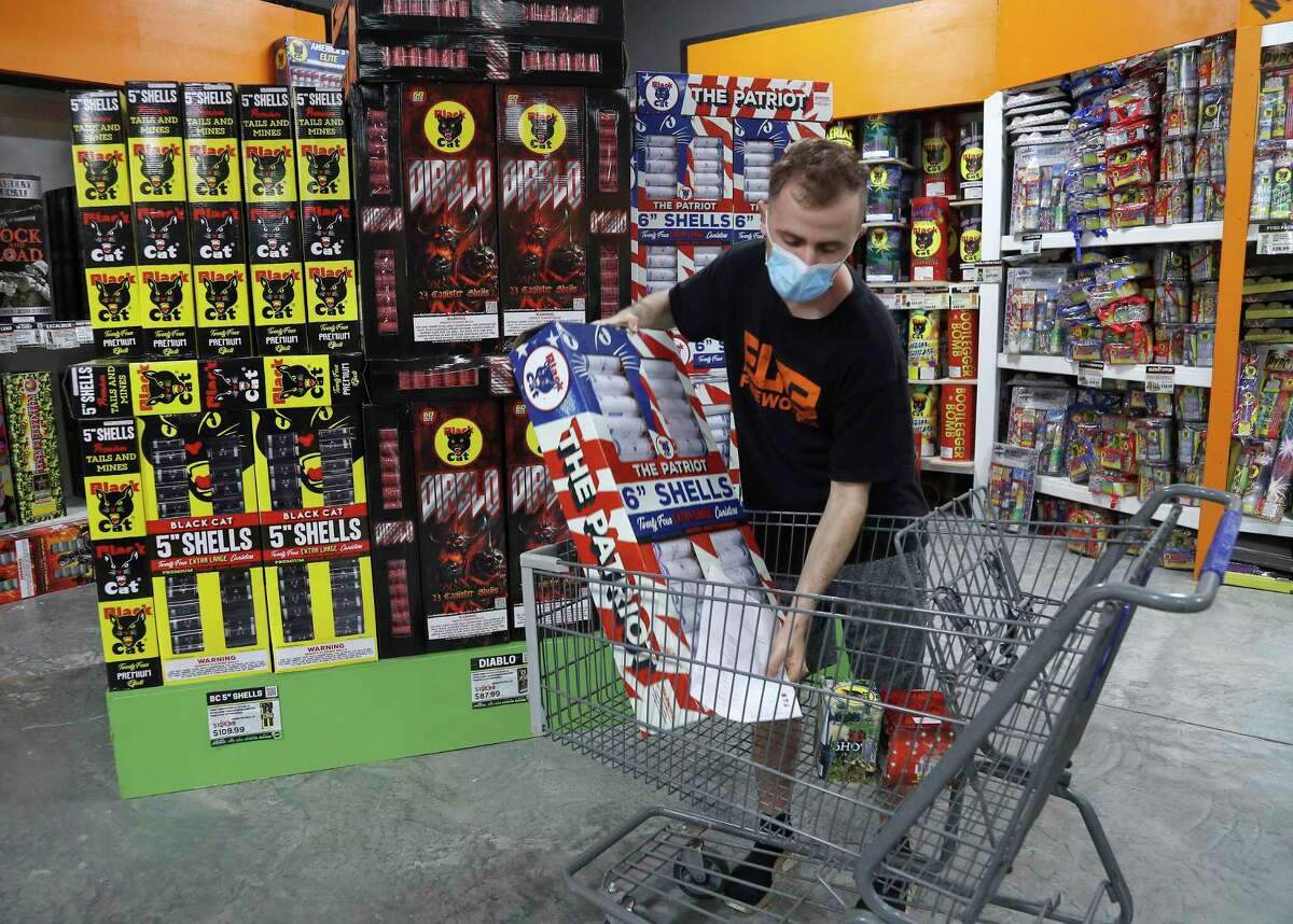 Business boomed at Houston fireworks stores on season’s first day