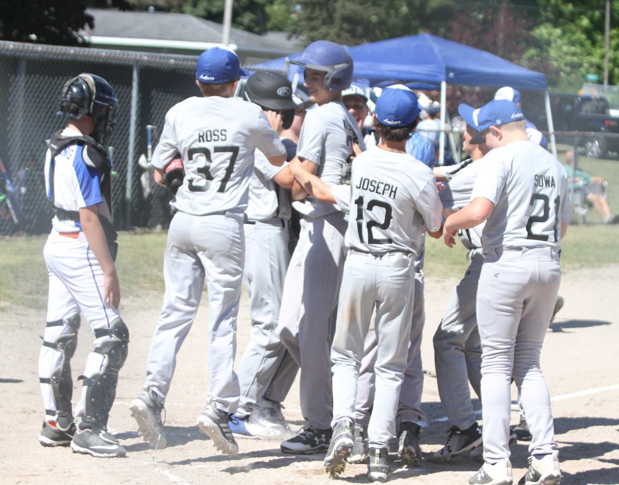 Lake Michigan Lakers host weekend tournaments