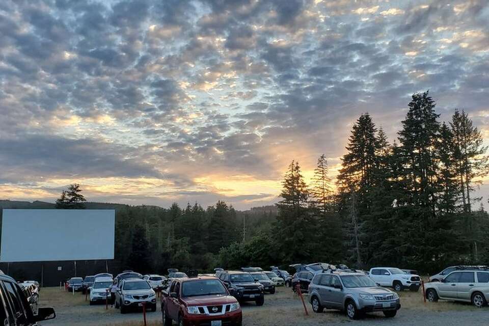 7 Seattle-area drive-in theaters to visit this summer