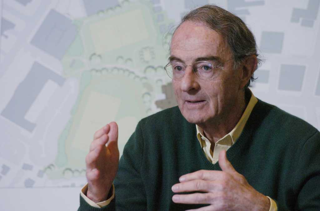 Greenwich's Malkin fights off Empire State Building challenger