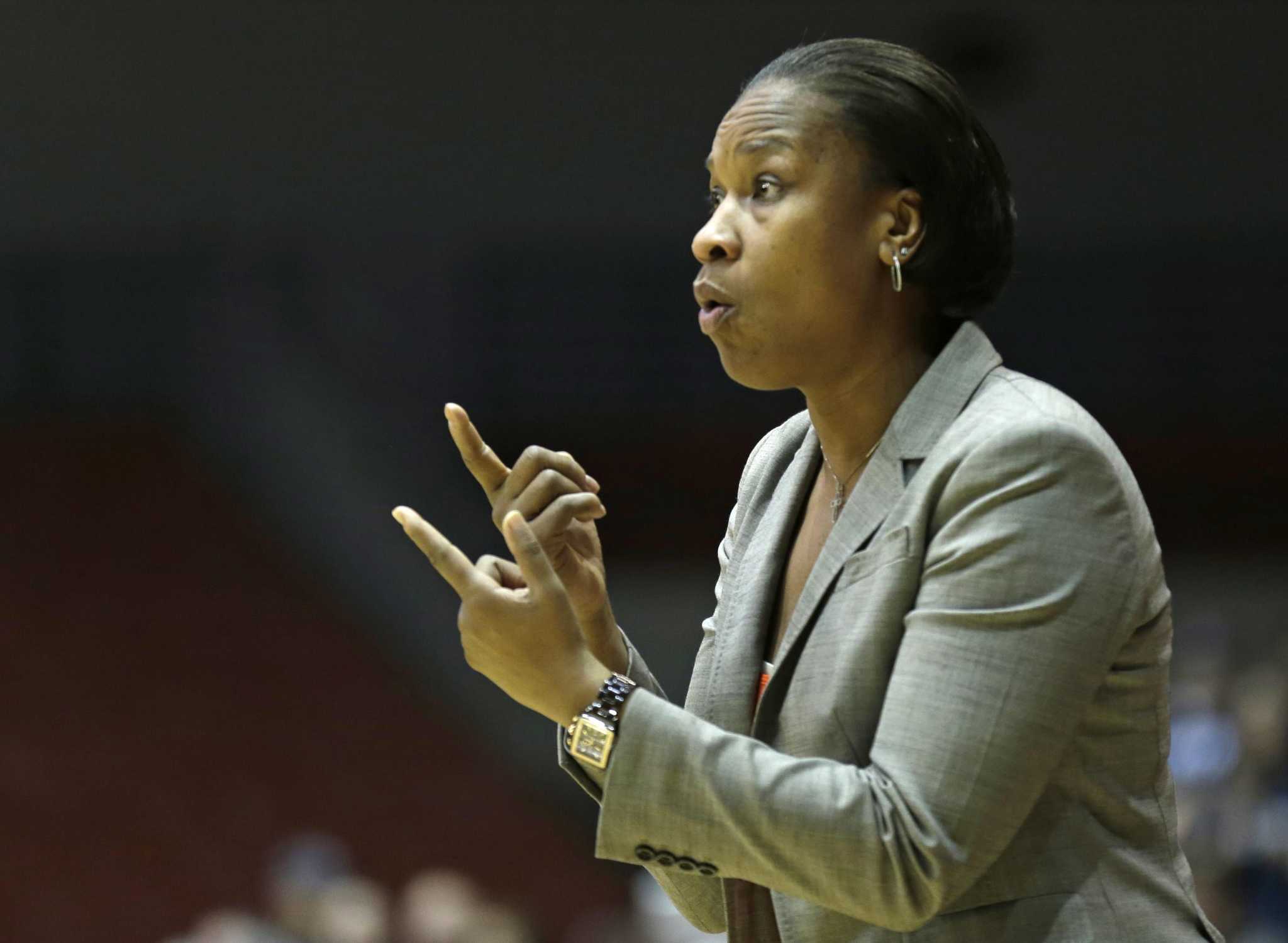 Jamelle Elliott returns to UConn, rediscovers passion for coaching