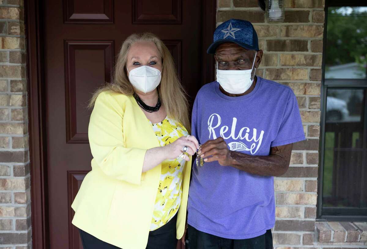 Housing program welcomes 5 Conroe families to new homes