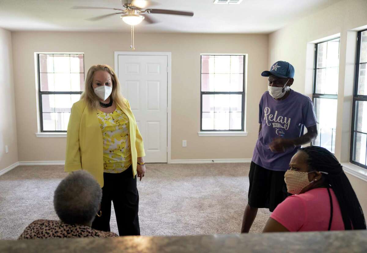 Housing program welcomes 5 Conroe families to new homes