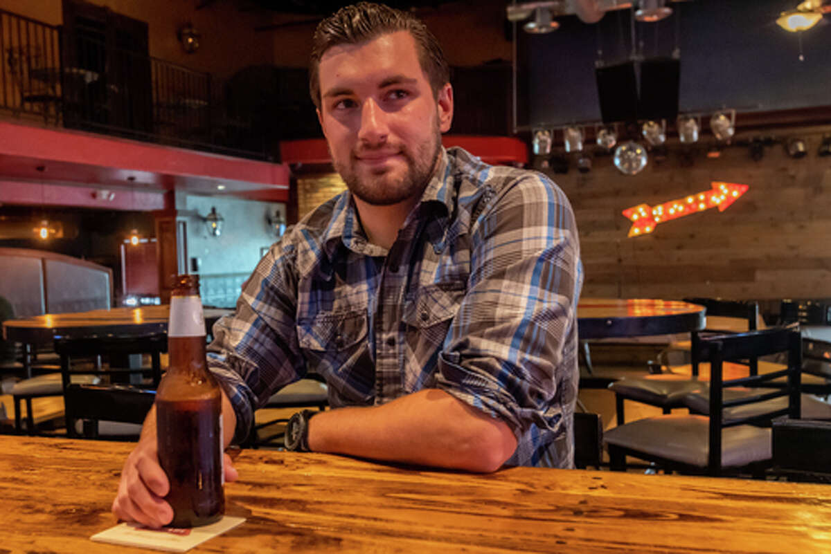 Casey Chesnutt back home to pursue music career