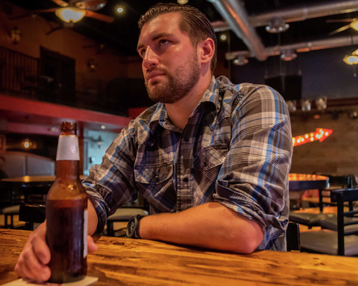 Casey Chesnutt back home to pursue music career