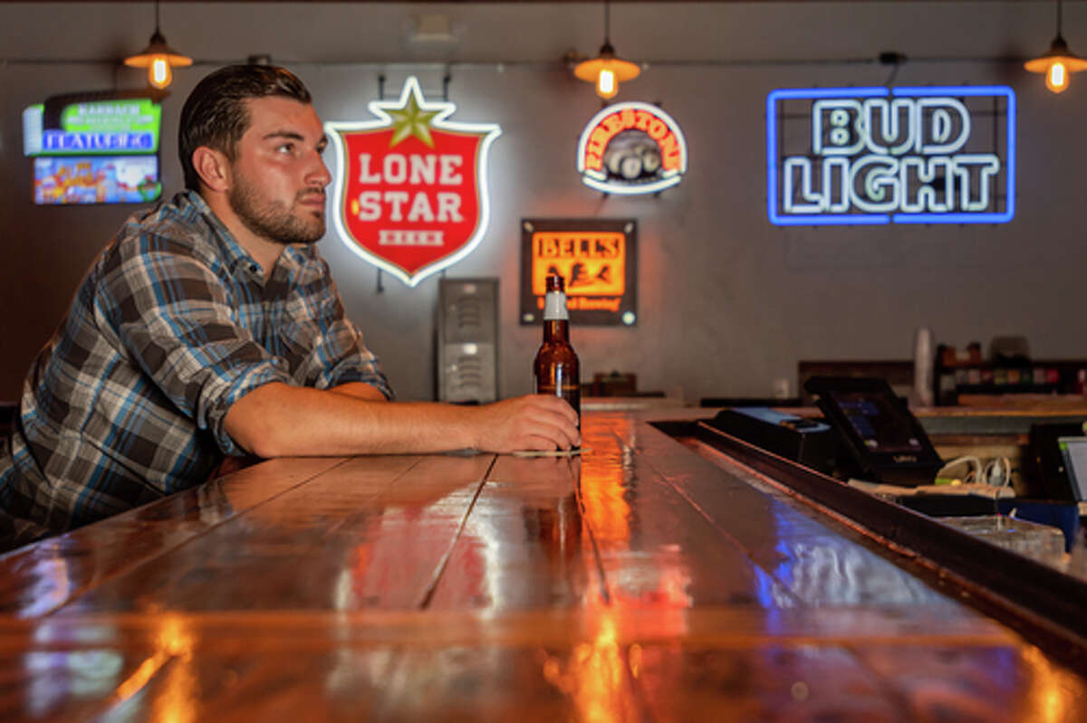 Casey Chesnutt back home to pursue music career