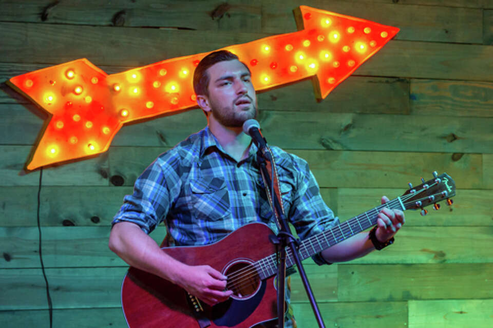 Casey Chesnutt back home to pursue music career