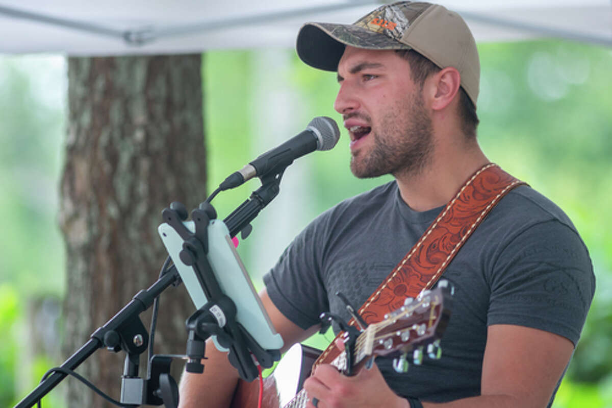 Casey Chesnutt back home to pursue music career