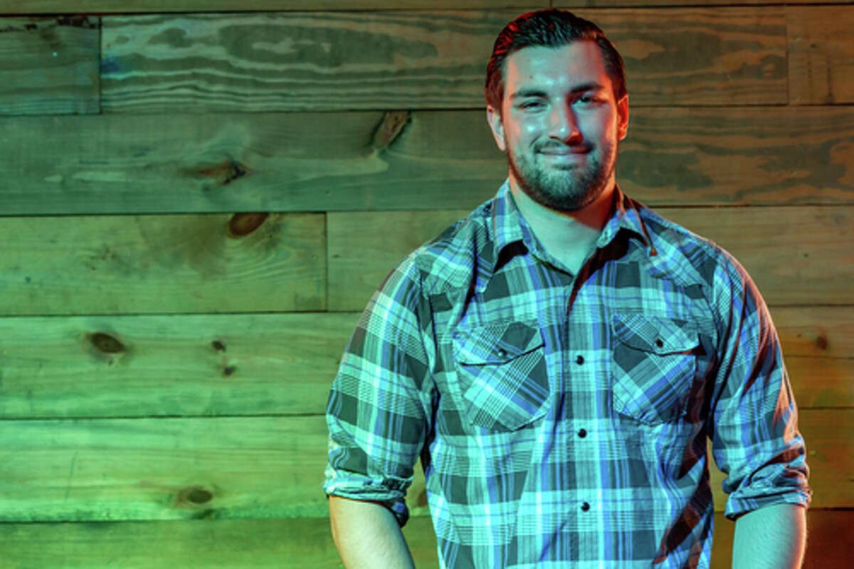 Casey Chesnutt back home to pursue music career