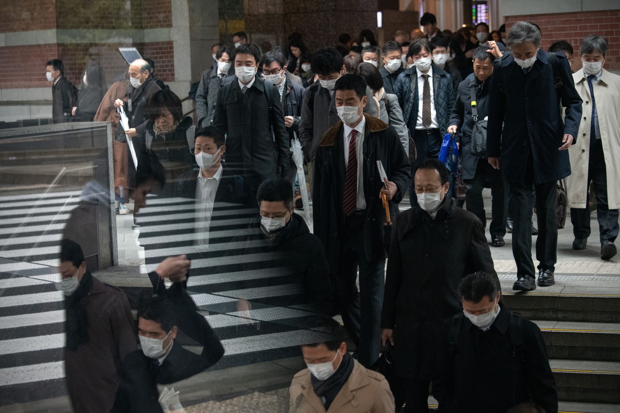 Mask use in 10 countries