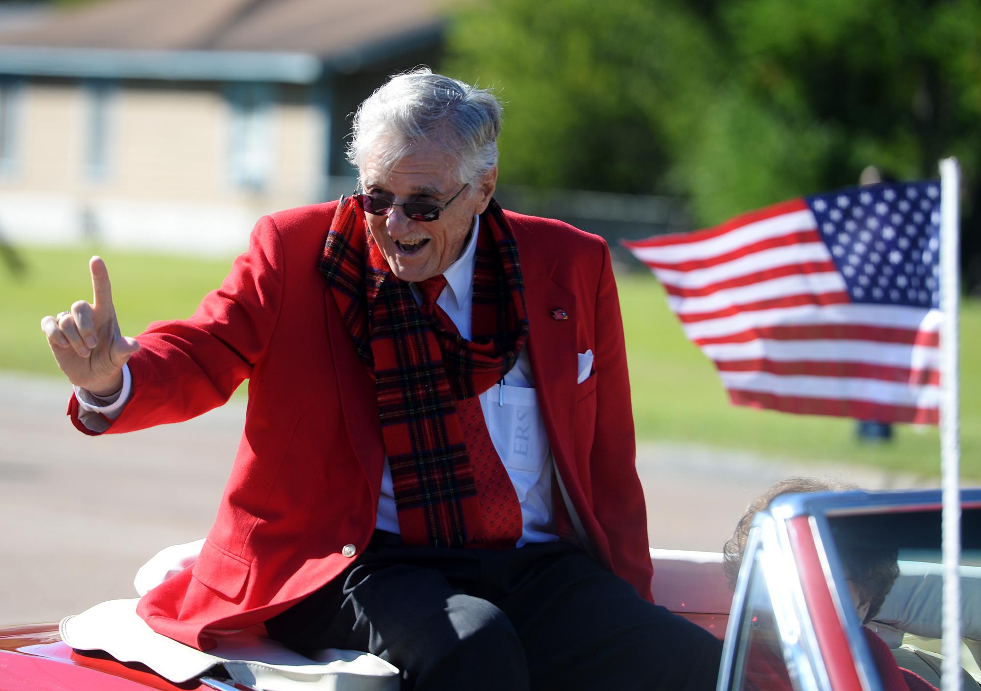 Remembering ‘Lamar legend’ Bud Leonard