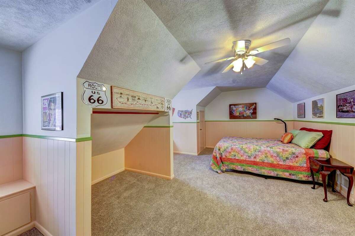 Neil Armstrong's former Houston-area home near NASA hits market