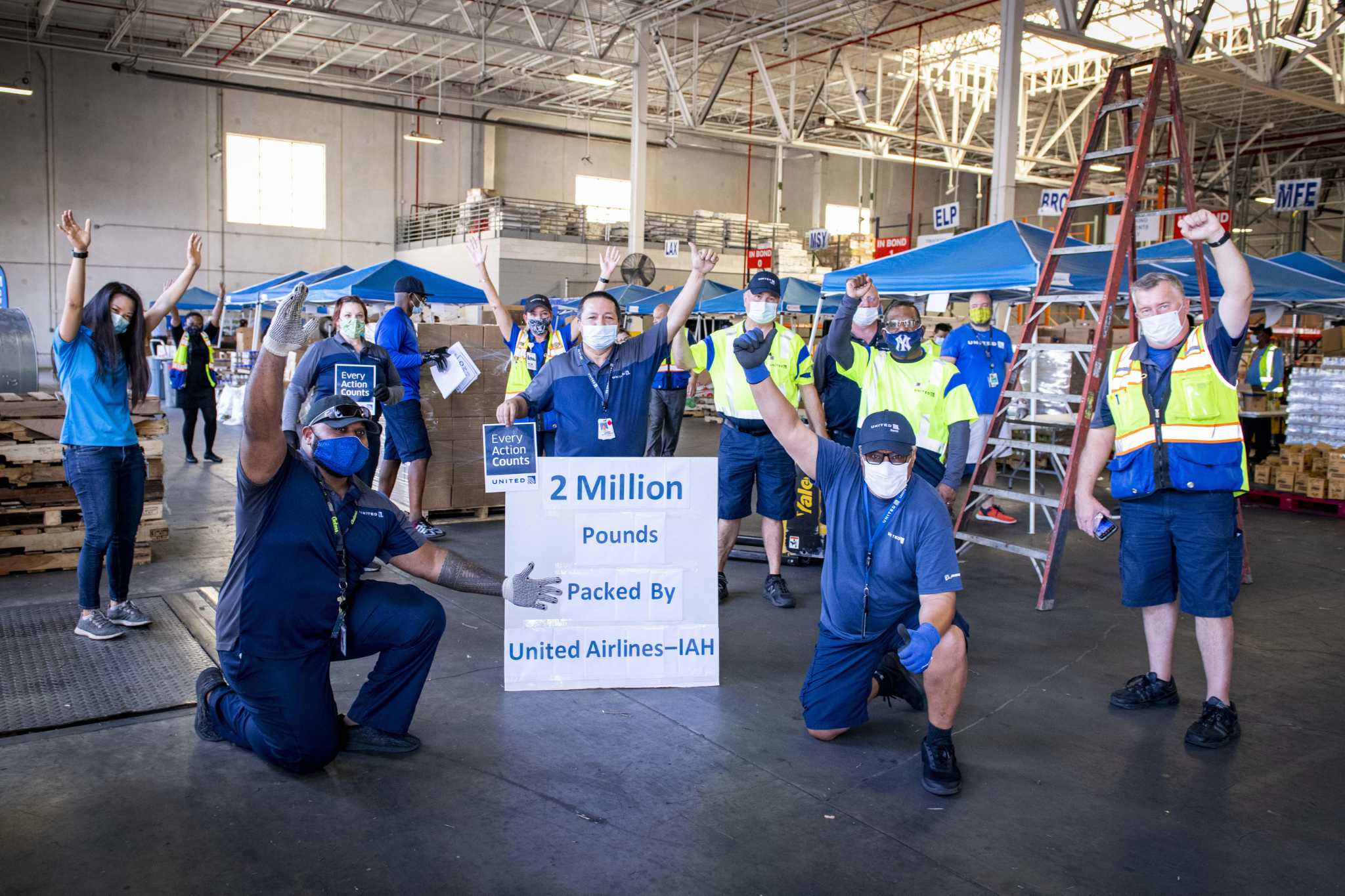How United Airlines workers at IAH processed 2.2 million pounds of food ...