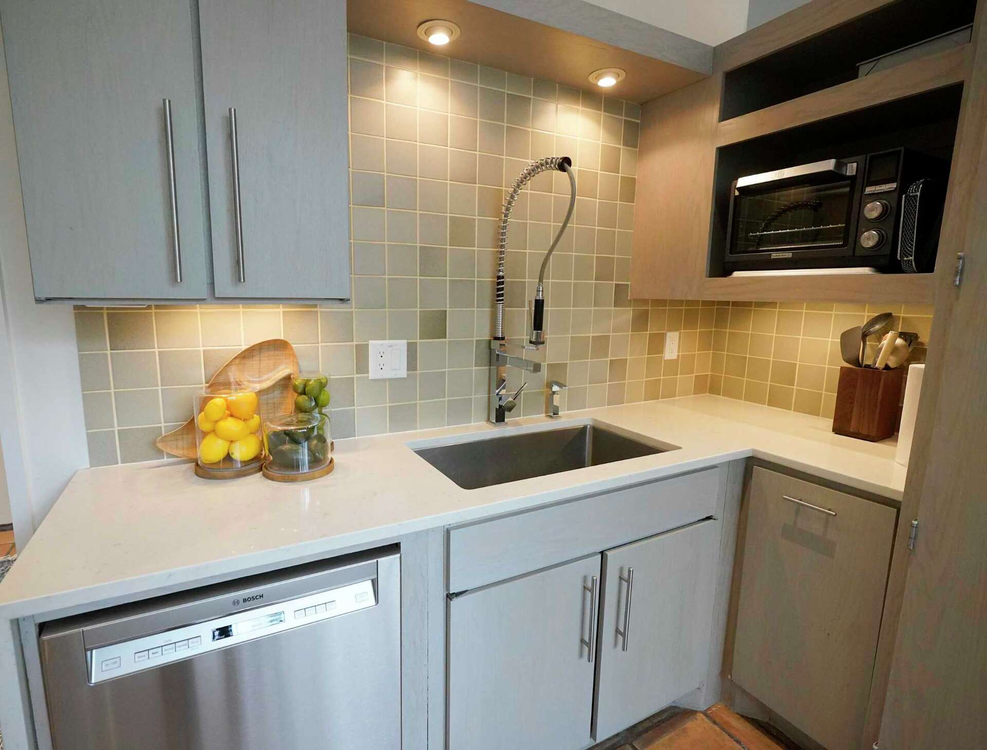 Staging experts offer 10 tips to sell your home faster